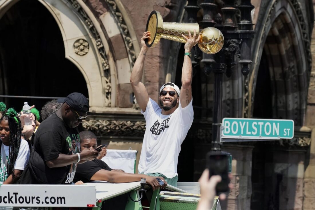 CELEBRATON WORTH A MILLION: Huge throng celebrate NBA title with ...